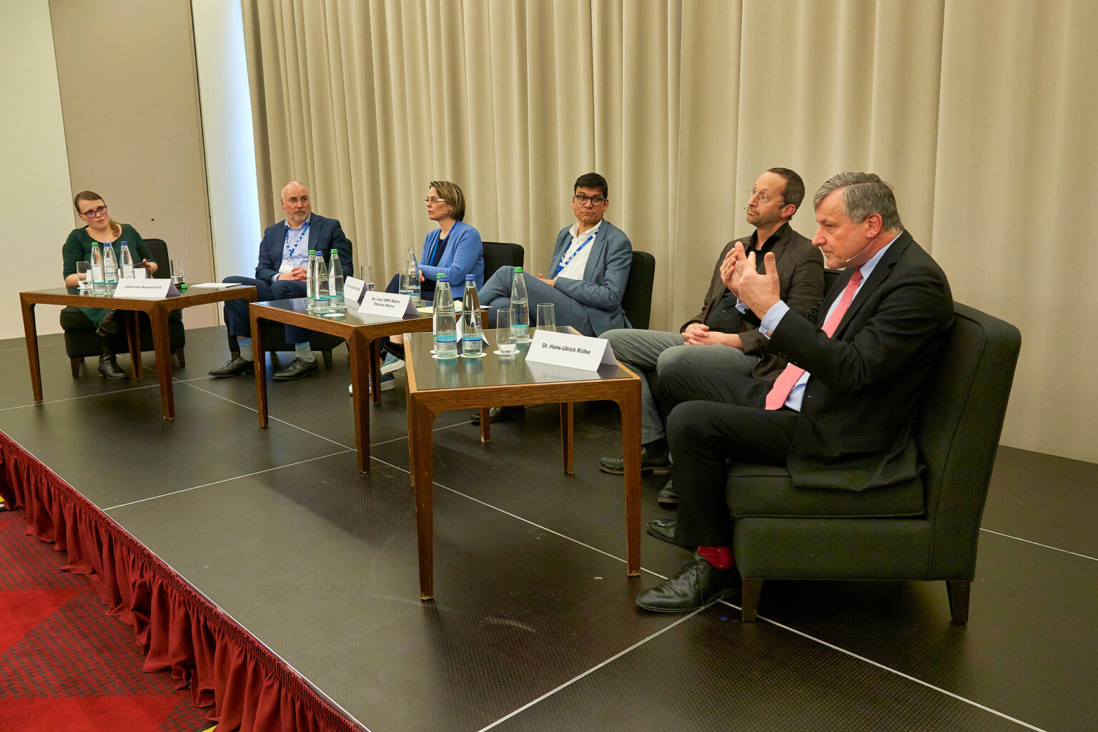 21. Hausärztetag in Stuttgart: Jetzt online anmelden! – Hausärztliche ...